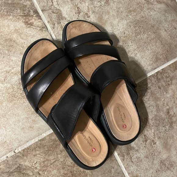 Clarks | Shoes | Clarks Unstructured Adjustable Velcro Leather Sandals ...